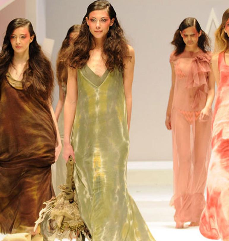 Scopri la sfilata di moda 2011 - Accademia Italiana