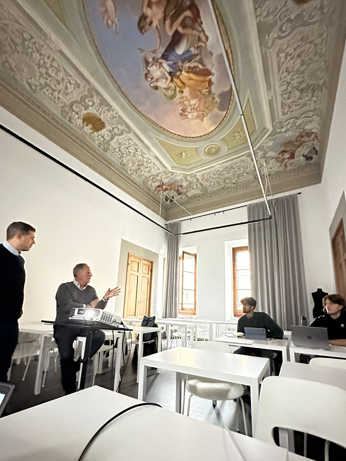 - Accademia Italiana